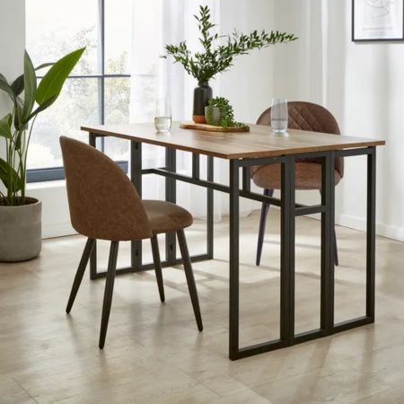 How to Transform Your Dining Table into a Home Office Desk